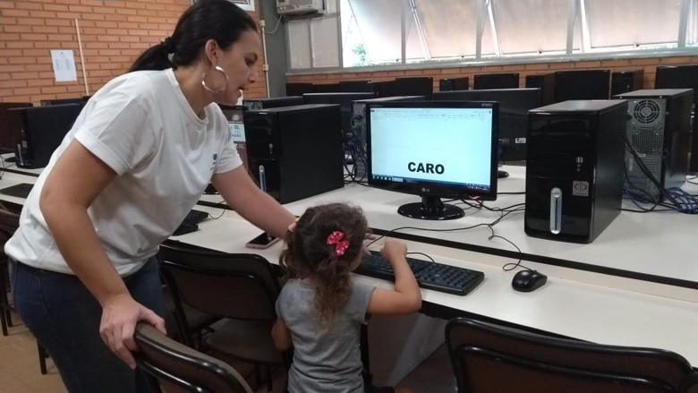Laboratório de Informática desenvolve habilidades das crianças do CAU ...