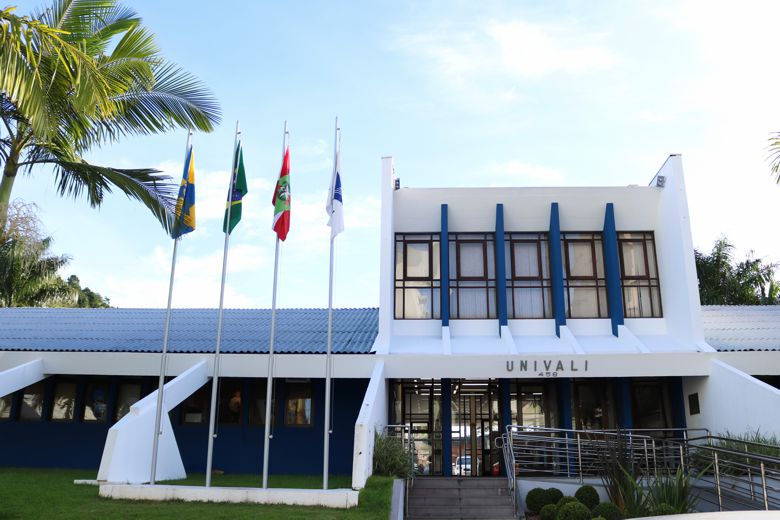 Univali comemora 55 anos de ensino superior em Itajaí - Univali